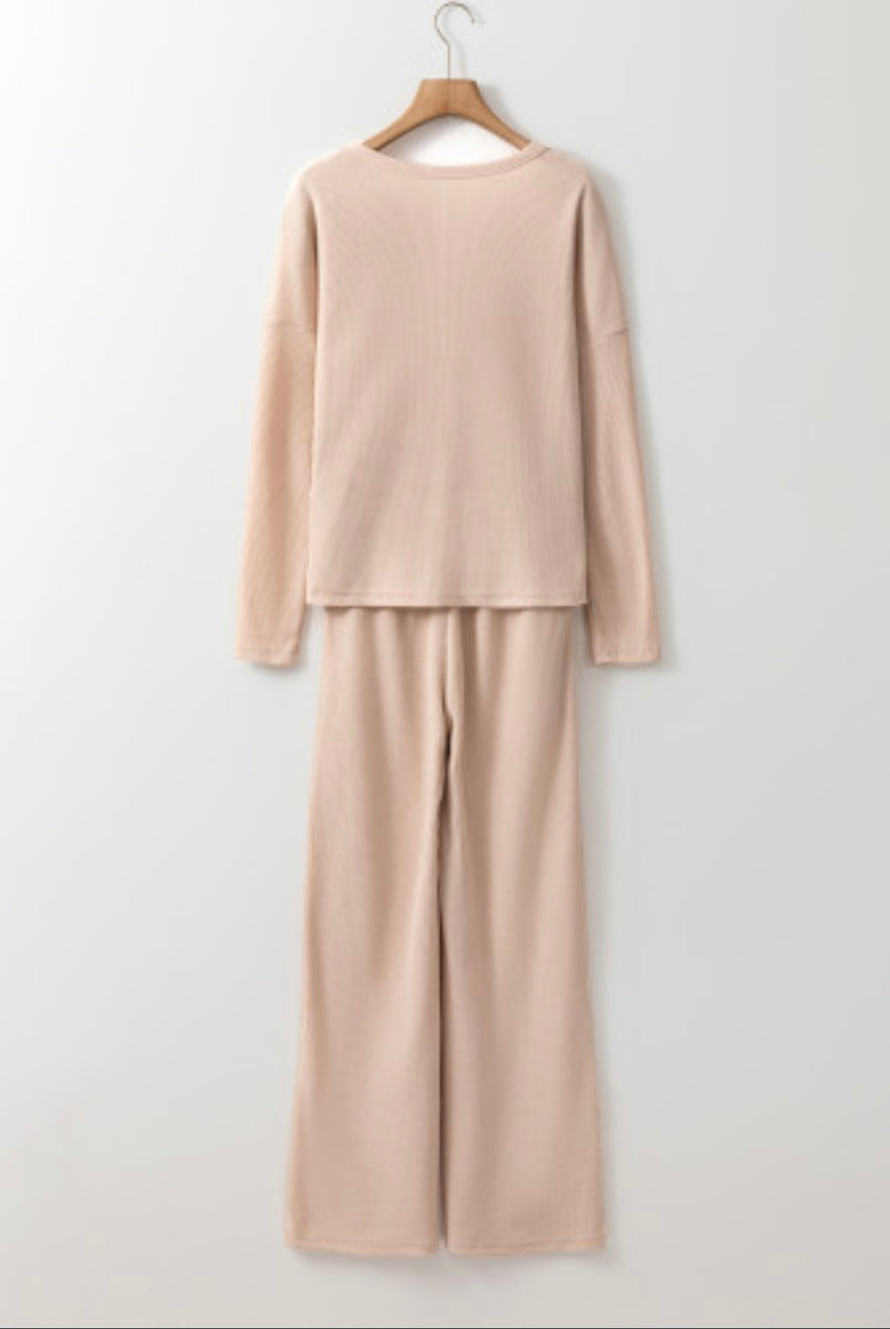 Waffle Parchment Lounge Set – Logtown Estate