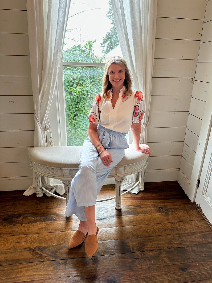 V-Neck Flower Top – Logtown Estate