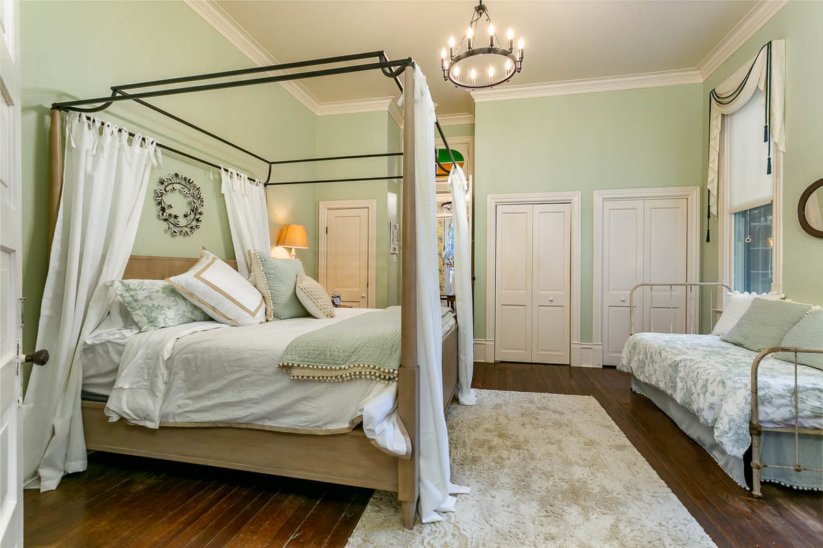 Cypress Suite – Logtown Estate